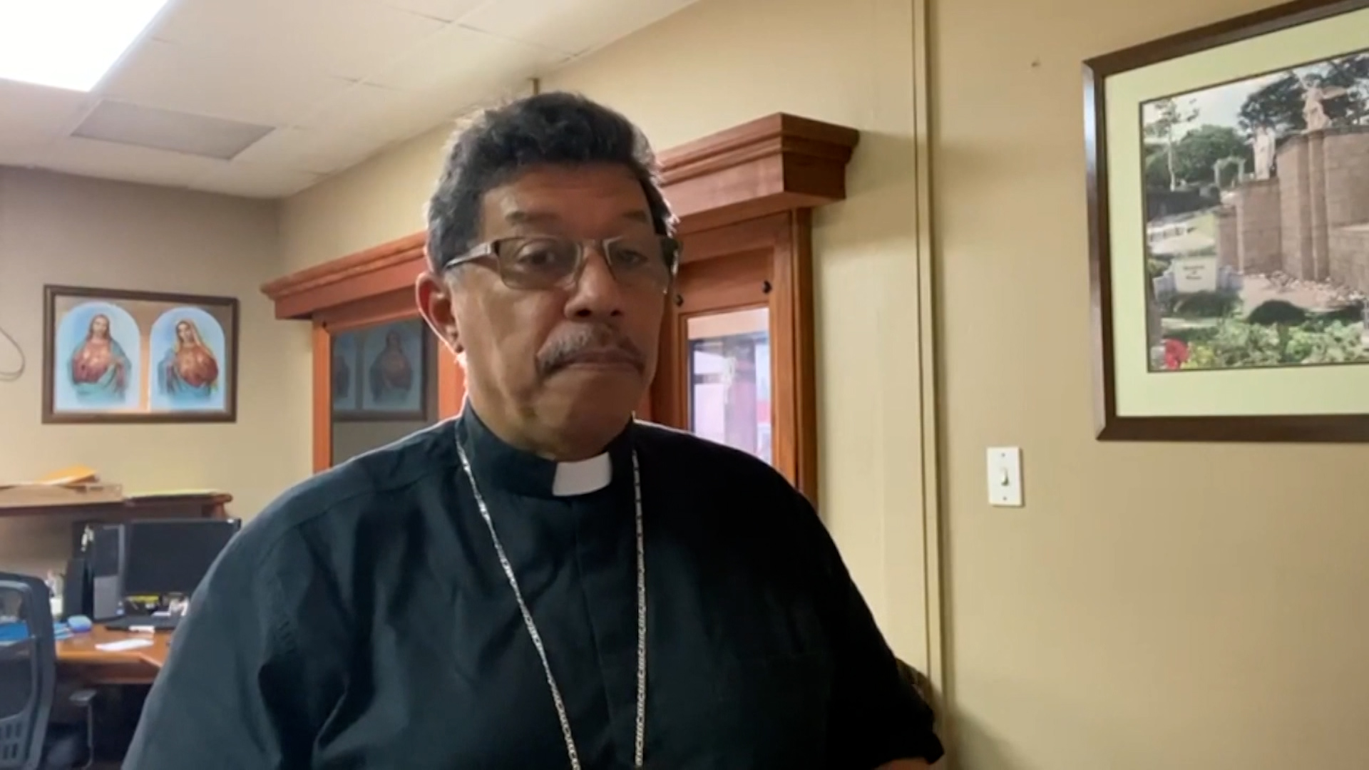 RC Archbishop Jason Gordon Prays For Ukraine - TTT News