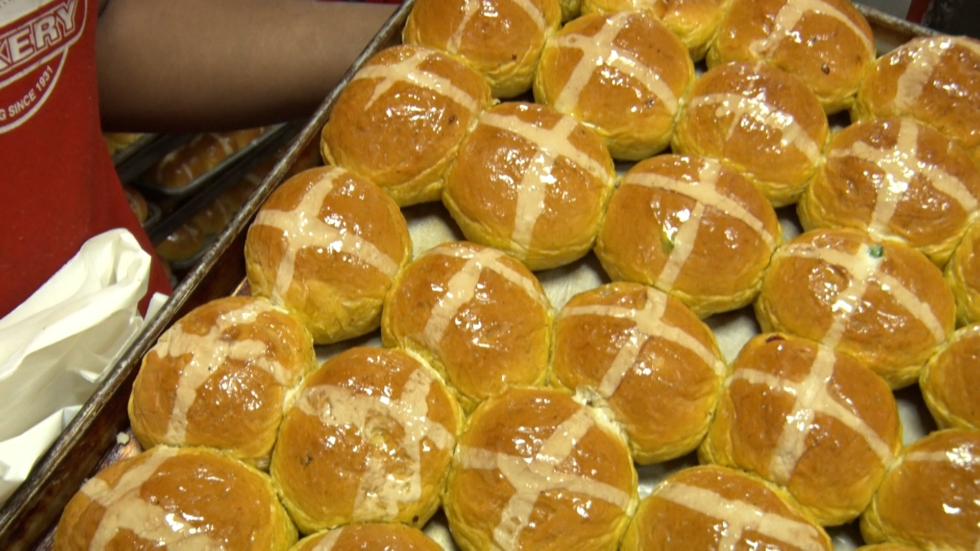 Hot Cross Buns - Keeping Traditions Alive - TTT News