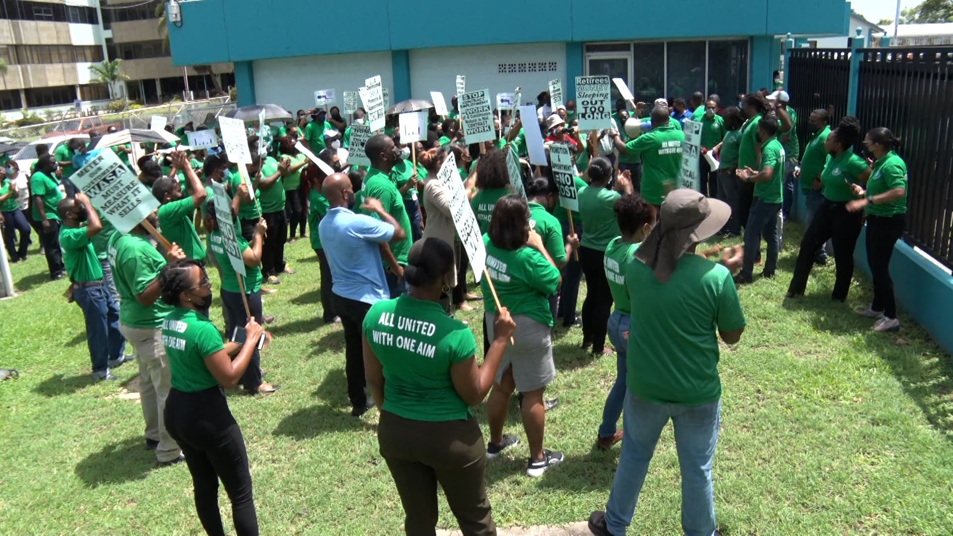 WASA Workers Protest Over Alleged Retrenchment Of 600 Workers - TTT News