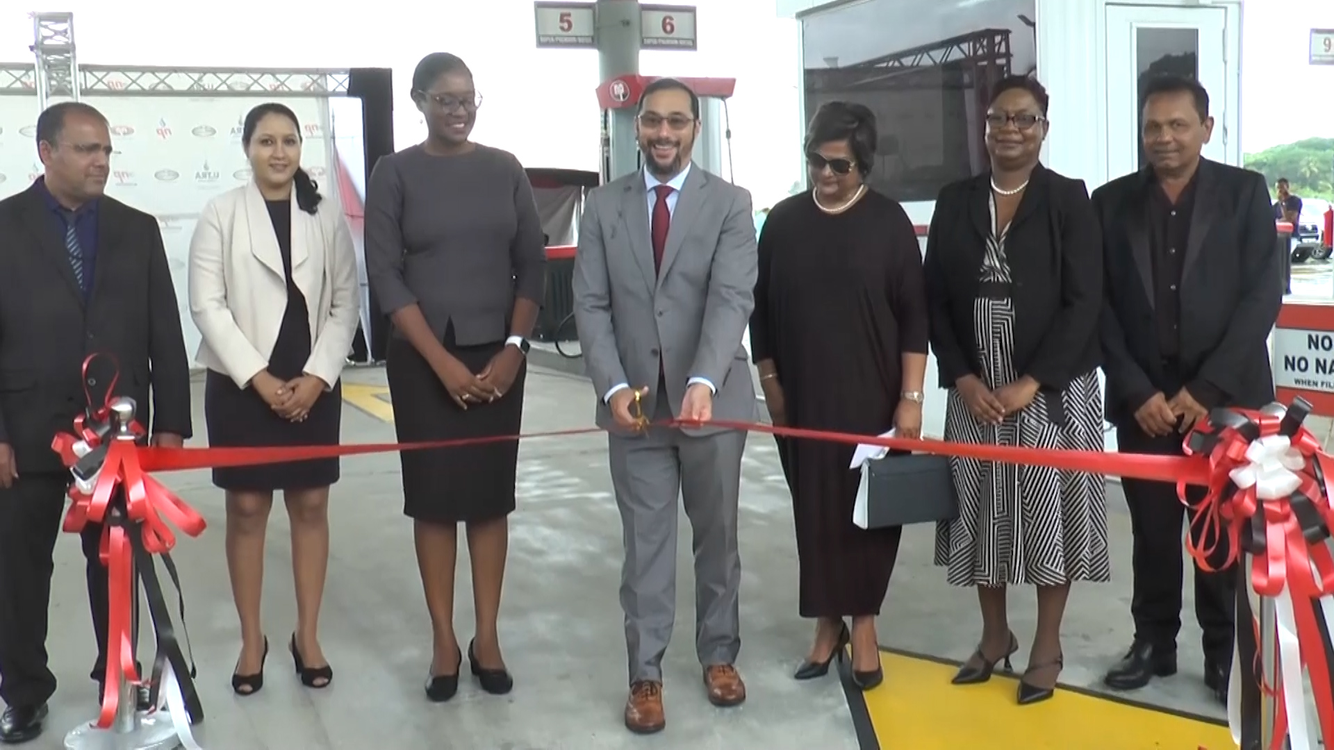 NP Service Station Opens In Mayaro - TTT News