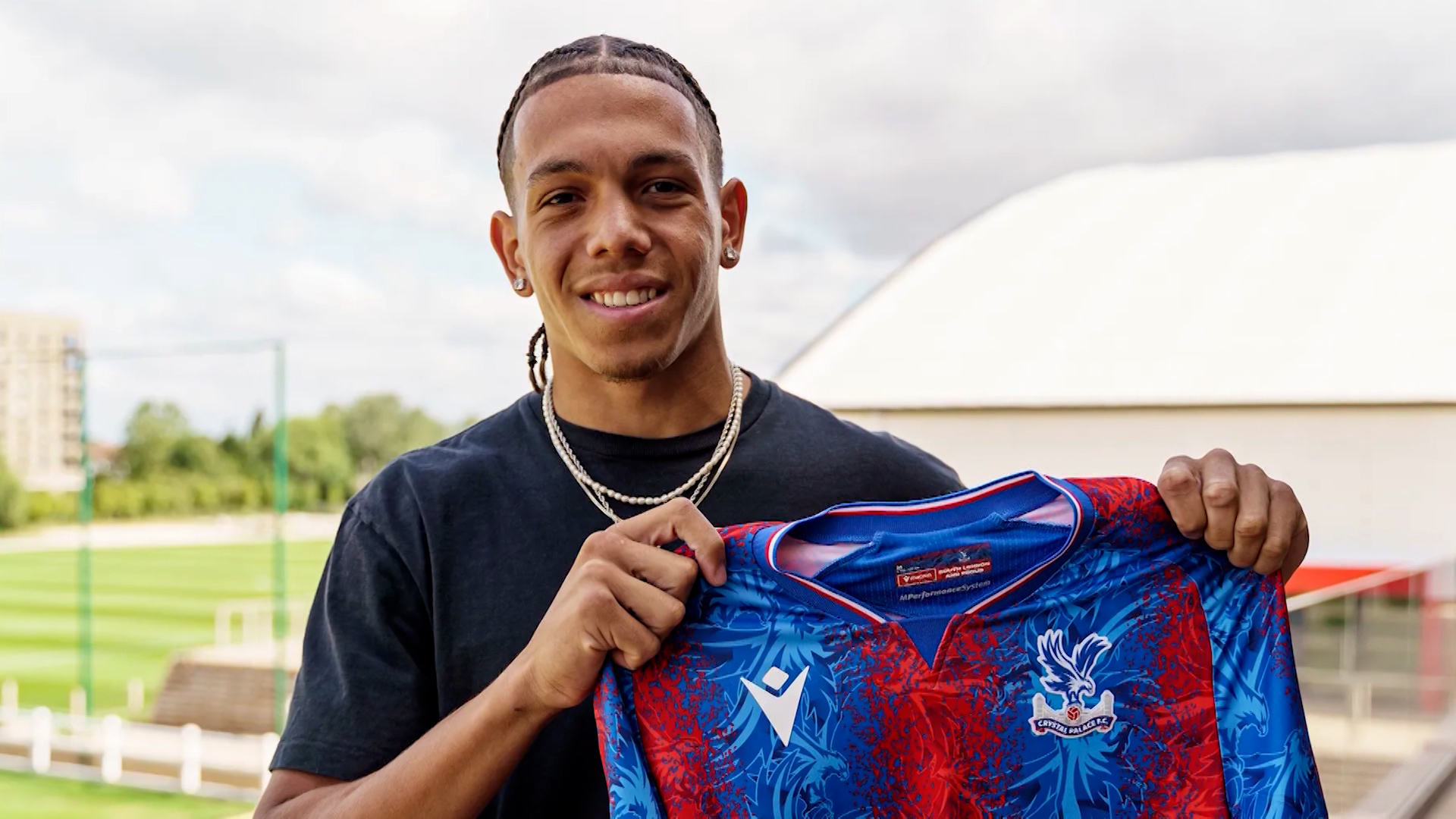T&T’s Rio Cardines Signs With Crystal Palace - TTT News