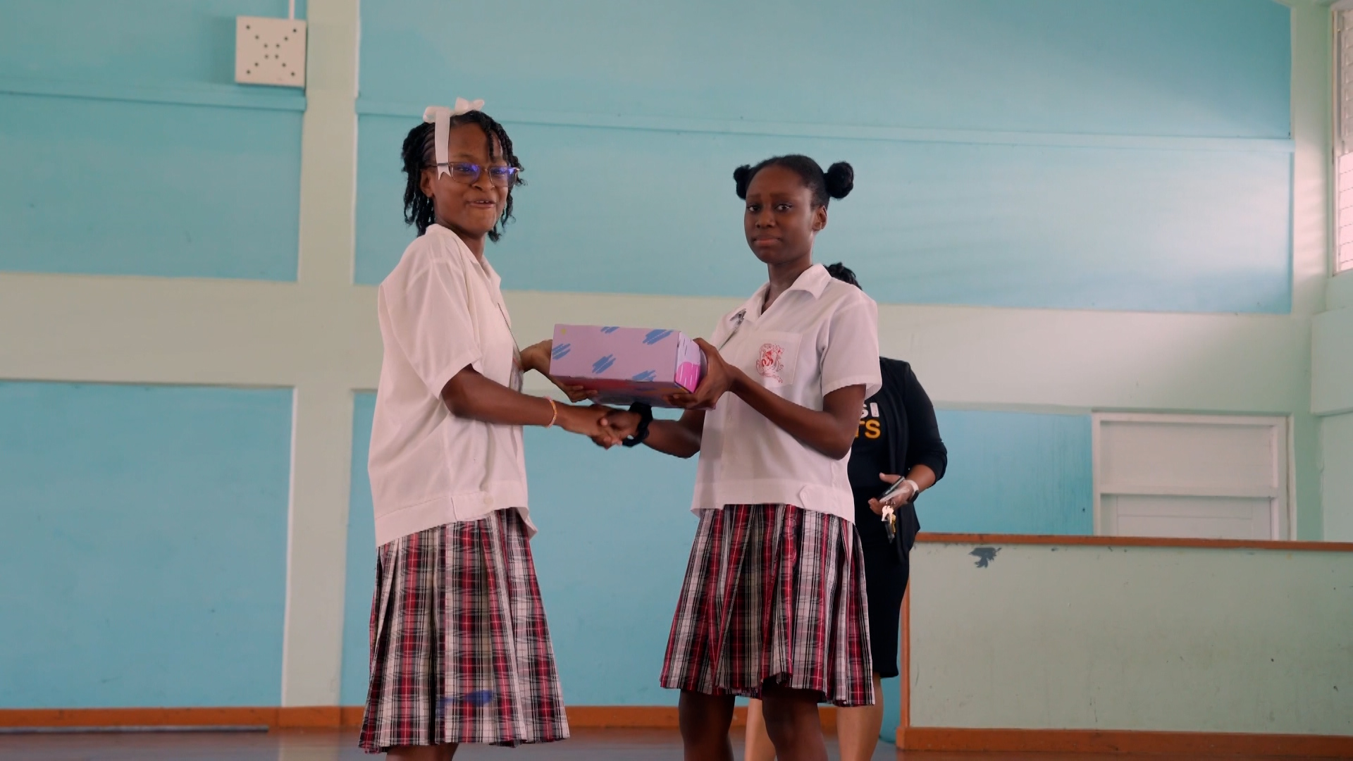 I Love Tobago – Girls Meet Room - TTT News