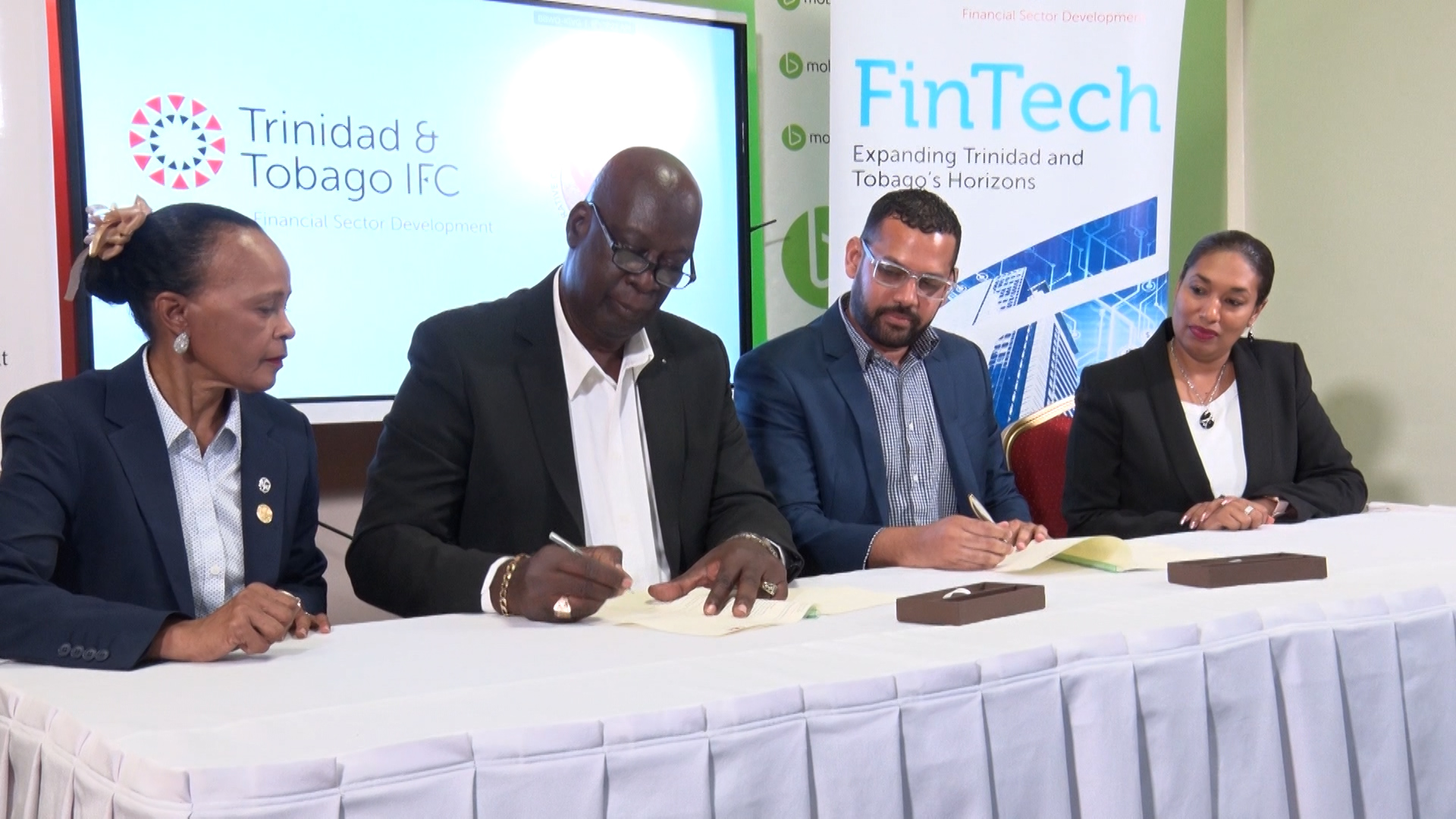 Credit Union League Signs Two Agreements - TTT News