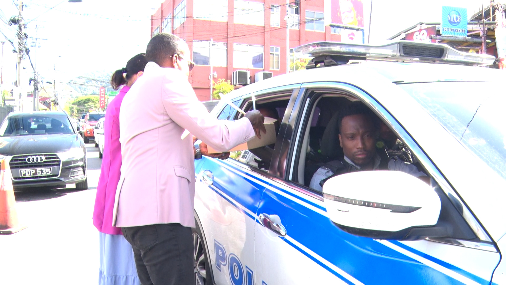 Feel Good Moment – Starting The Day With Hot Cross Buns - TTT News